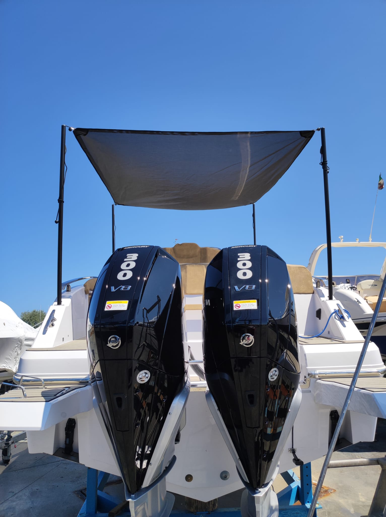 RANIERI INTERNATIONAL NEXT 330 LX 2023 - Studio Due Nautica - Vendita ...